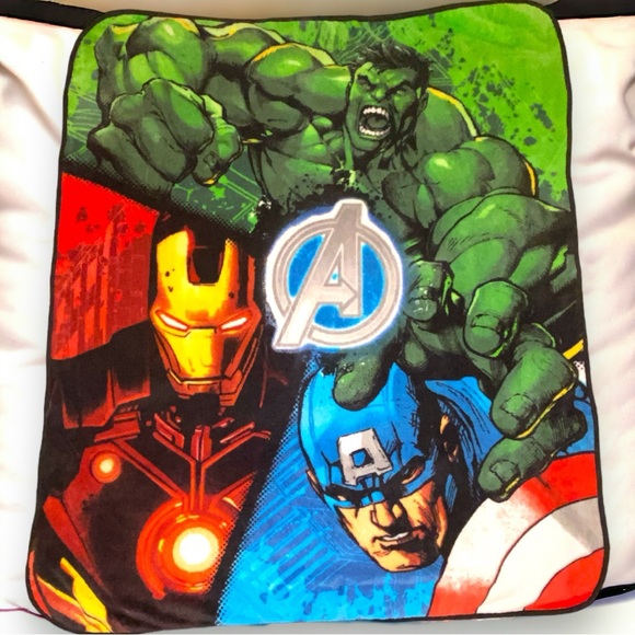 Marvel | Bedding | Marvel Avengers Assemble Fleece Throw Blanket Like ...